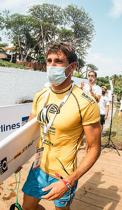 Leon Glatzer: 10 Fragen zu Olympia in Tokio | PURE Surfcamps