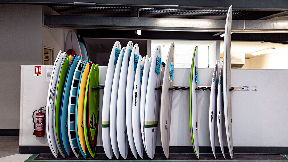 Surfbrett: Mit unserem Surfboard Guide zum perfekten Board!